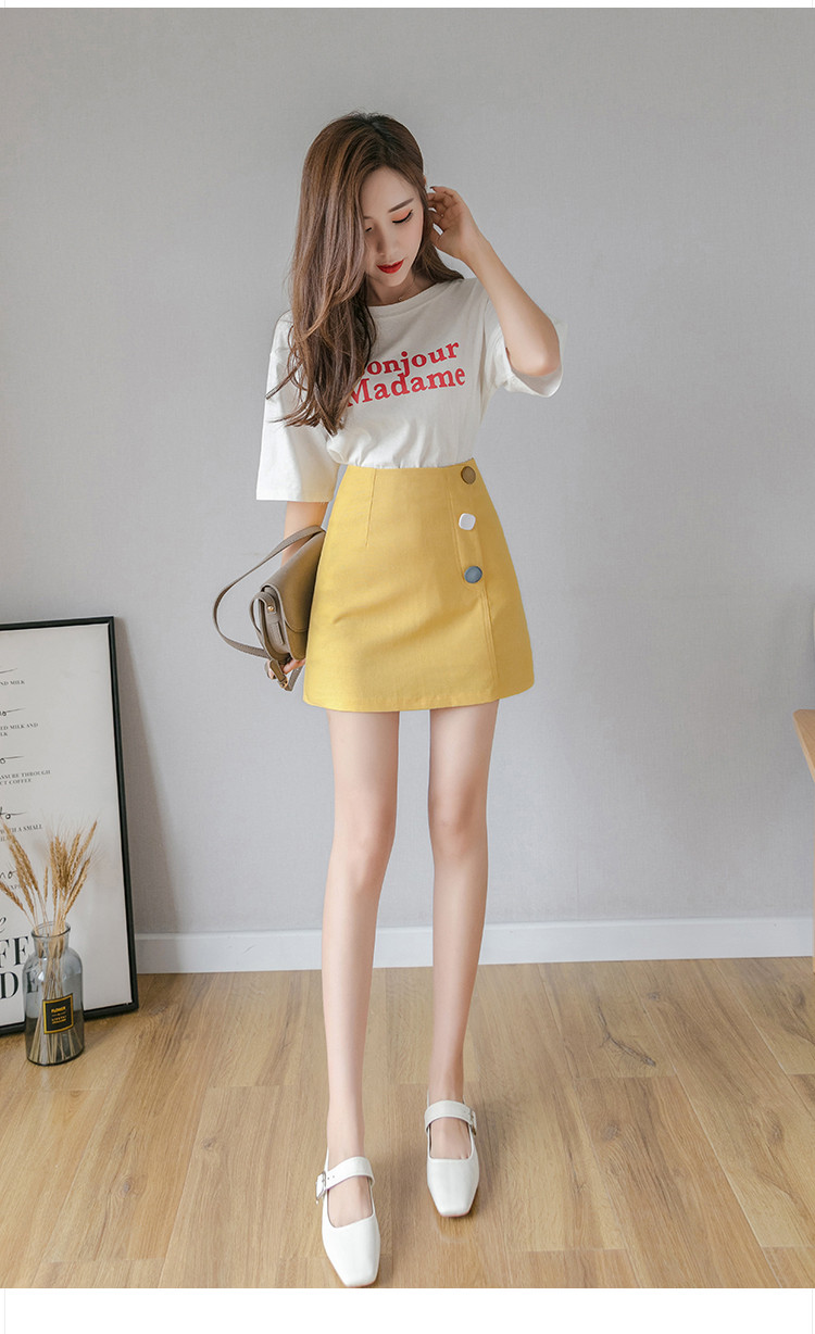 Badu.bg Къса дамска пола с висока талия и цветни копчета - Badu.bg